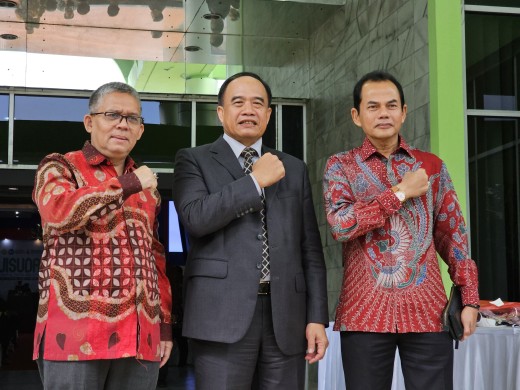 UPNVJ Chancellor Attends 88th Undergraduate and 50th Postgraduate ...